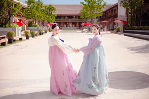 愛上韓國5日~愛寶、渠道滑車、汗蒸幕、穿韓服、2晚鬧區/長榮 | 五福旅遊Lifetour